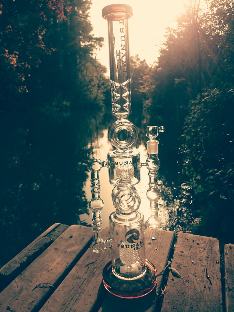 Tsunami Apple Double Donut - Premium Glass Bong – Puff Puff Palace